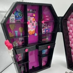 monster high | Toys | Monster High Draculaura Draculocker Casket Coffin ...